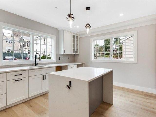 2 bedroom, Melrose MA 02176 104445242