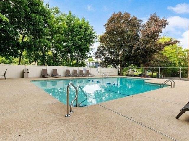 2 bedroom, Melrose MA 02176 104374080