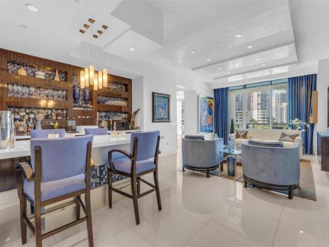 2 bedroom, Miami Beach FL LS102395094