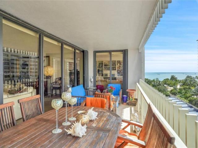 2 bedroom, Miami FL 102659398