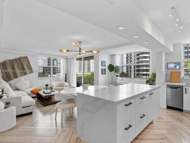 2 bedroom, Miami FL 33131 104903208