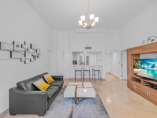 2 bedroom, Miami FL 33131 90141322