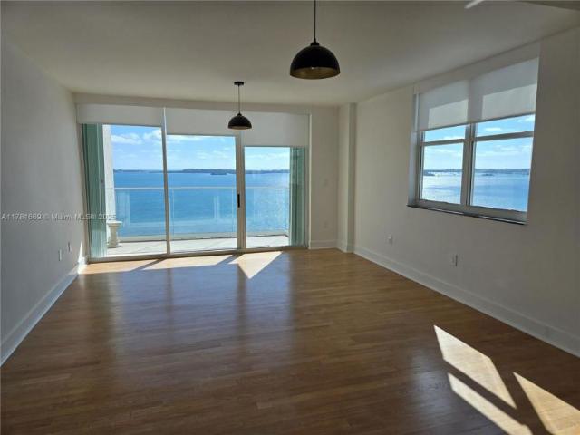 2 bedroom, Miami FL 33131 90377838