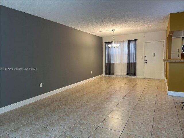 2 bedroom, Miami FL 33179 94456000