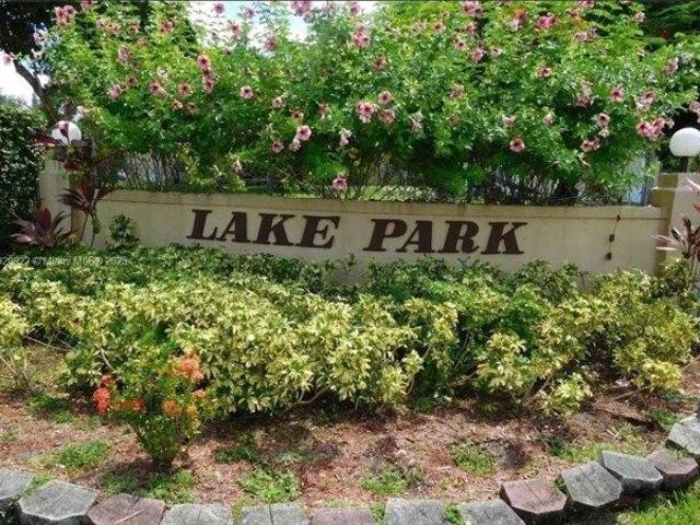 2 bedroom, Miami FL 33179 96749102