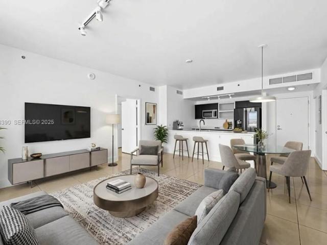 2 bedroom, Miami FL FL 33130 102659907
