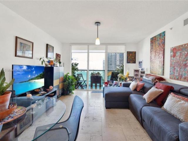 2 bedroom, Miami FL FL 33131 102659599