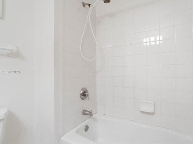 2 bedroom, Miami FL FL 33131 LS102244842
