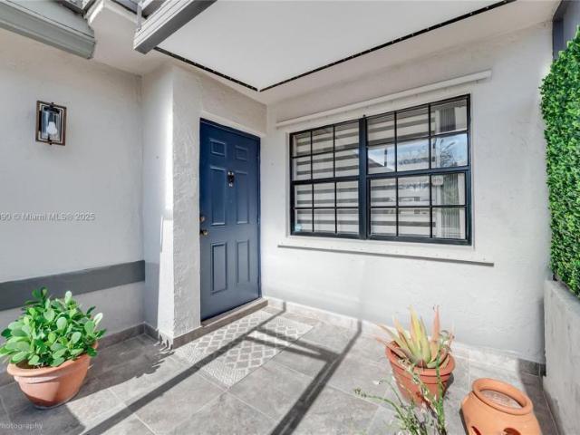 2 bedroom, Miami FL FL 33196 102659845