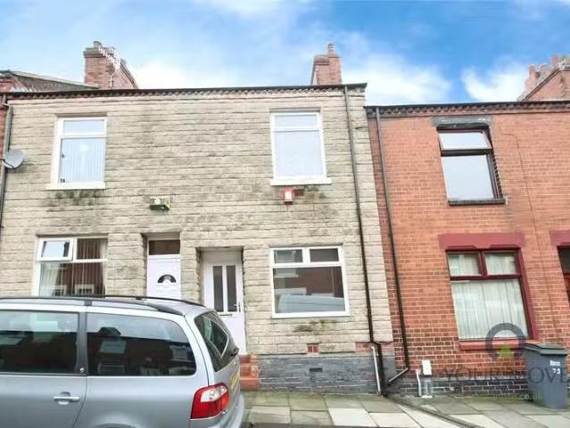2 bedroom Mid Terrace House to rent, Turner Street, Birches He.