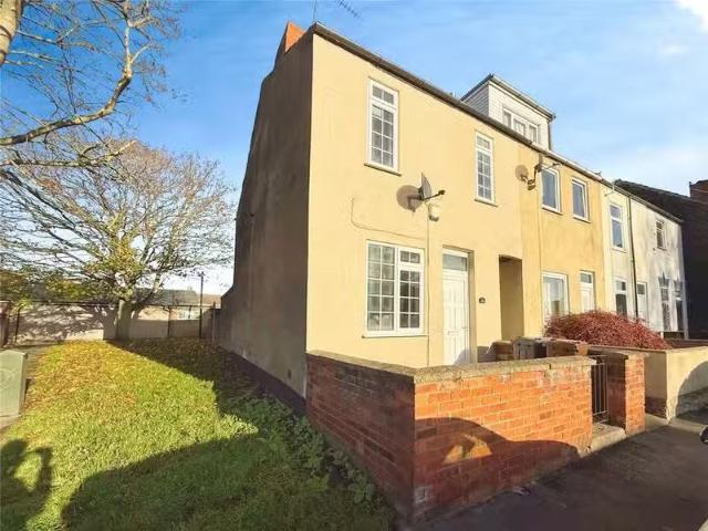 2 bedroom Mid Terrace House to rent, Upper Saxon Street, Linco.