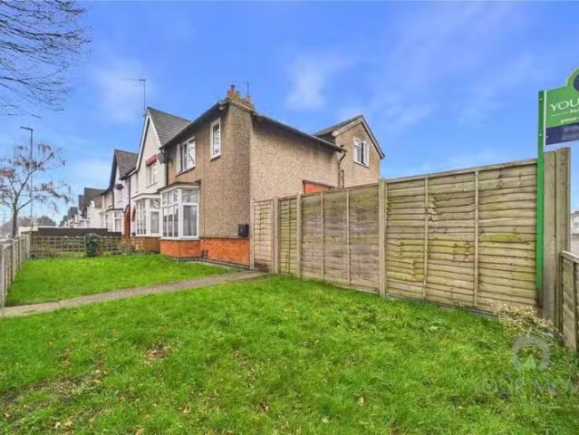 2 bedroom Mid Terrace House to rent, Wheatfield Road, NN3 £1.