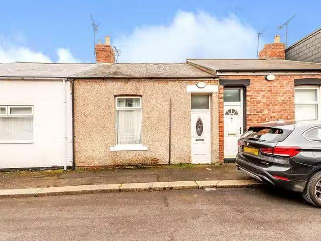 2 bedroom Mid Terrace House to rent, Wilfred Street, Sunderlan.