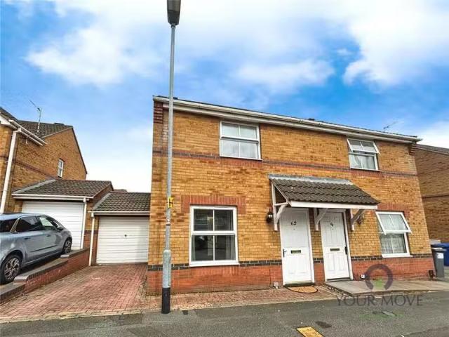 2 bedroom Mid Terrace House to rent, Bank Street, Tunstall, St.