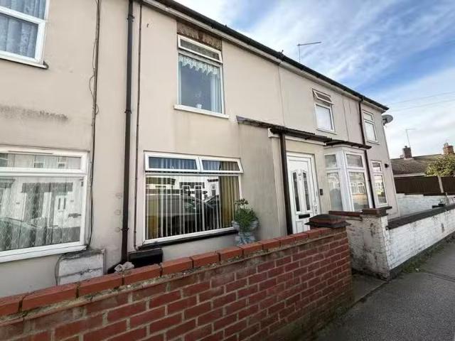 2 bedroom Mid Terrace House to rent, Beaconsfield Road, Lowest.