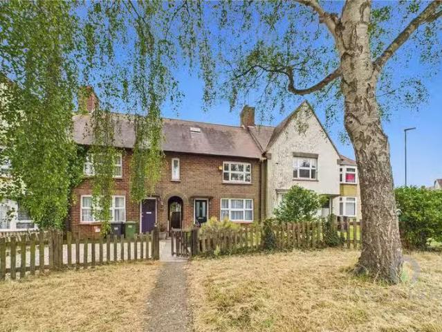 2 bedroom Mid Terrace House to rent, Birchfield Road, Wellingb.
