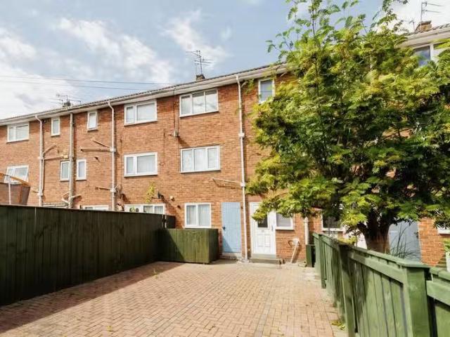 2 bedroom Mid Terrace House to rent, Buchanan Green, Dunston.