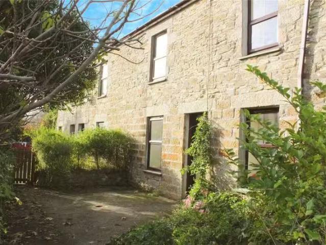 2 bedroom Mid Terrace House to rent, Church Road, Illogan, TR1.