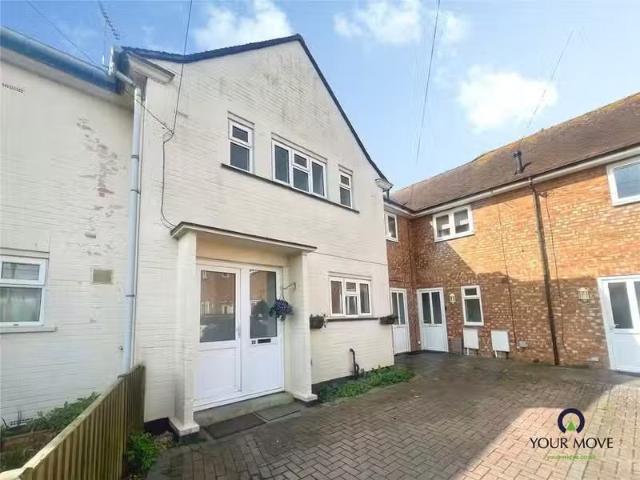 2 bedroom Mid Terrace House to rent, Corbishley Road, Bognor R.