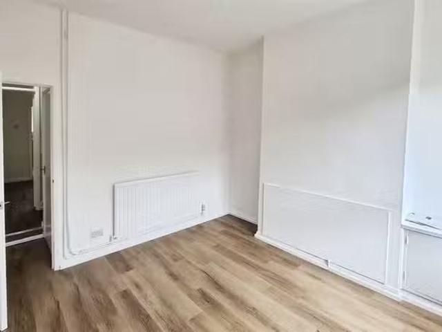 2 bedroom Mid Terrace House to rent, Dorset Road, Coventry, CV.