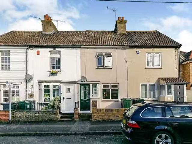 2 bedroom Mid Terrace House to rent, Esinteraction Road, Longf.