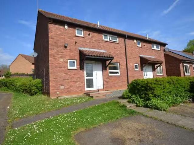 2 bedroom Mid Terrace House to rent, Flintcomb Rise, Northampt.