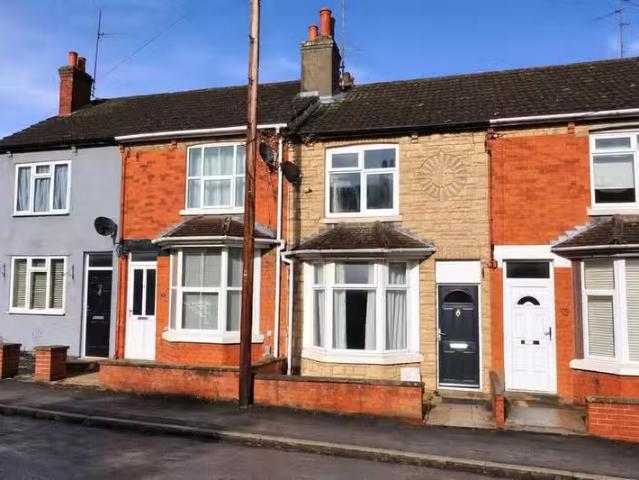 2 bedroom Mid Terrace House to rent, George Street, Irthlingbo.