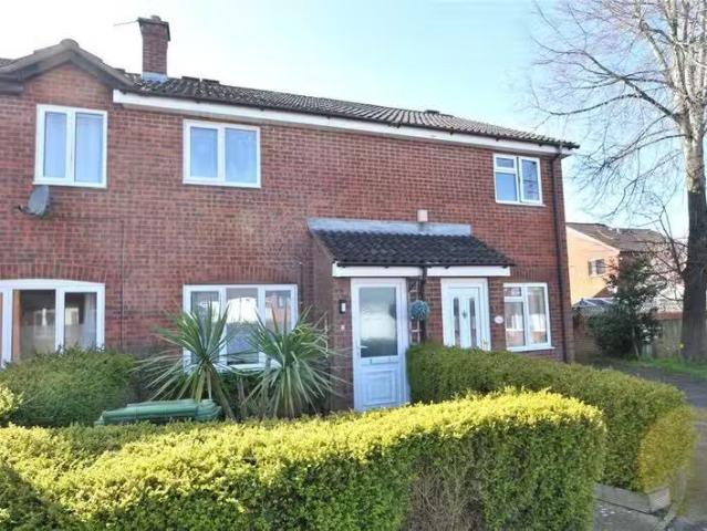 2 bedroom Mid Terrace House to rent, Godfrey Court, Longwell G.