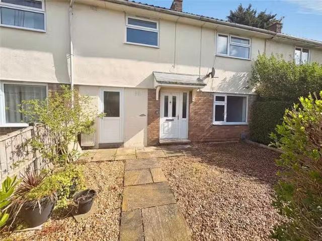 2 bedroom Mid Terrace House to rent, Hilton Road, Featherstone.
