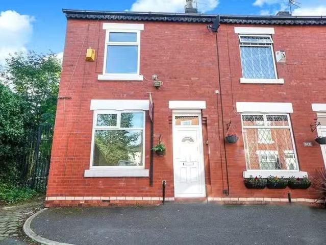 2 bedroom Mid Terrace House to rent, Johnson Street, Pendlebur.