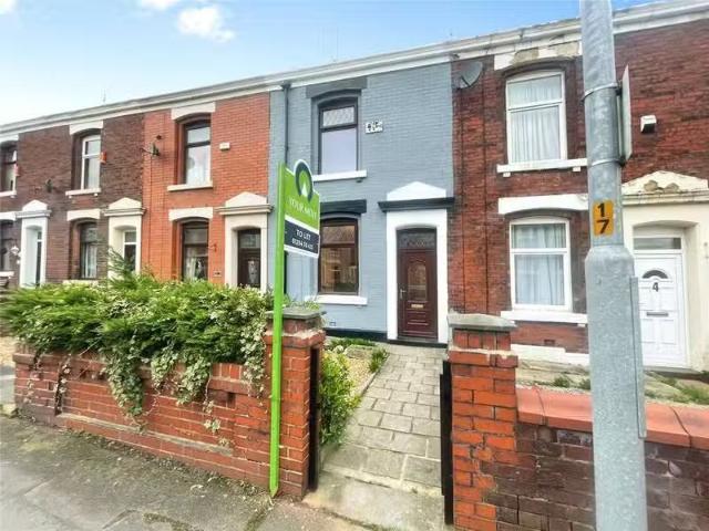 2 bedroom Mid Terrace House to rent, Kings Bridge Street, Blac.
