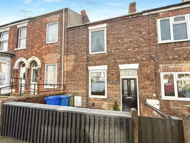 2 bedroom Mid Terrace House to rent, Marshfield Road, Goole, D.