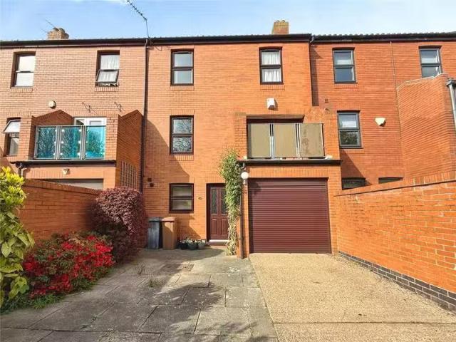 2 bedroom Mid Terrace House to rent, Neustadt Court, Lincoln.