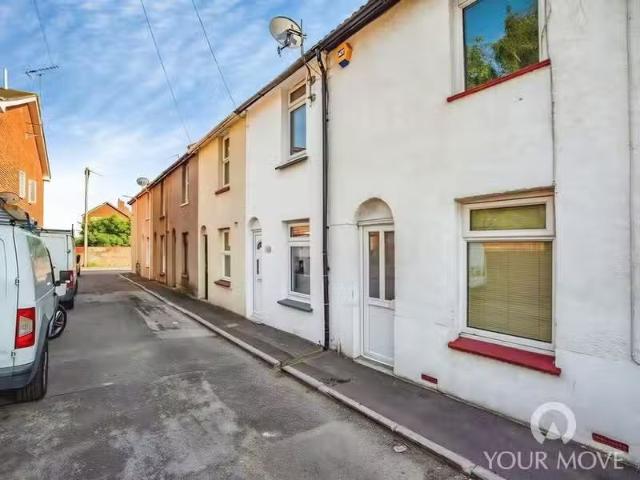 2 bedroom Mid Terrace House to rent, Rentm Place, Northfleet.