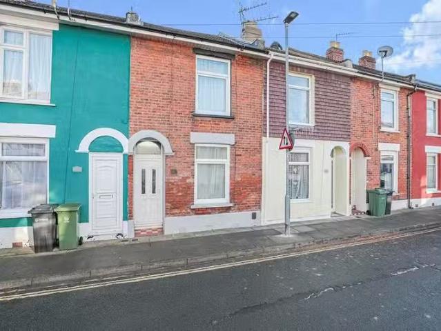 2 bedroom Mid Terrace House to rent, Renny Road, Portsmouth, P.