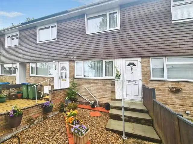 2 bedroom Mid Terrace House to rent, Shooters Hill Close, Sout.