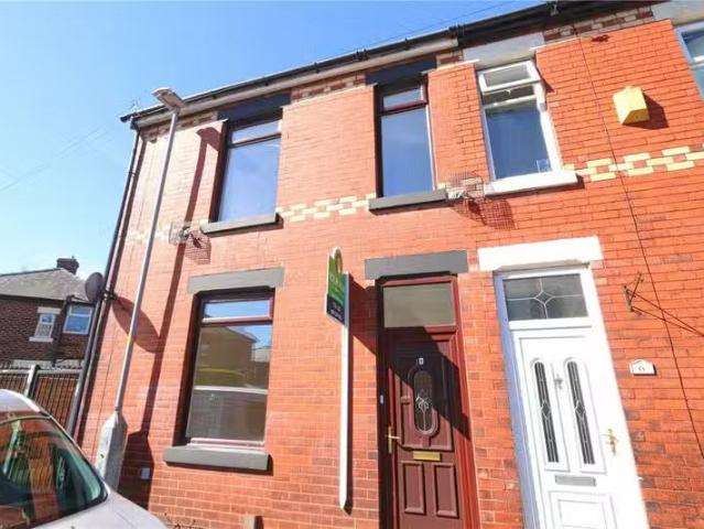 2 bedroom Mid Terrace House to rent, St. Johns Road, Denton, M.