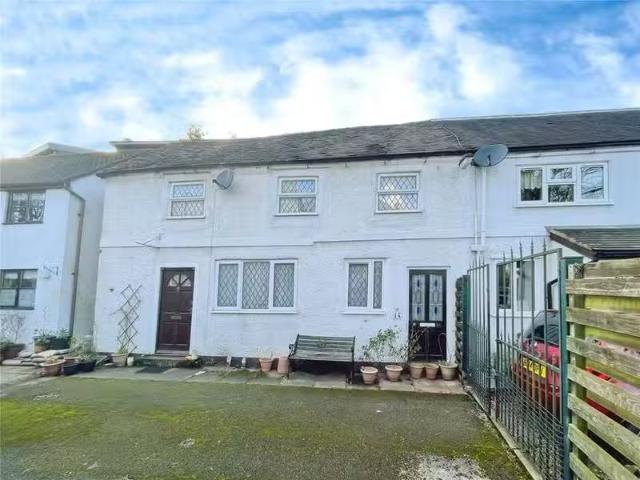 2 bedroom Mid Terrace House to rent, Station Street, Bloxwich.