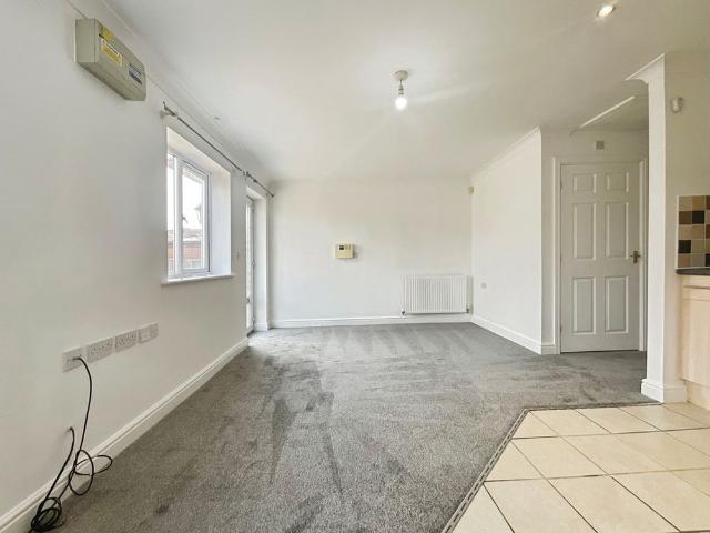2 bedroom Mid Terraced Bungalow to let