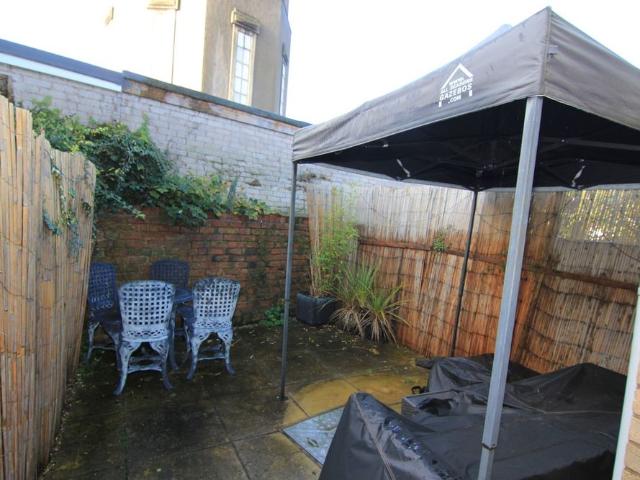 2 Bedroom Mid Terraced House, Chester