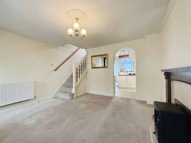 2 bedroom Mid Terraced House to let