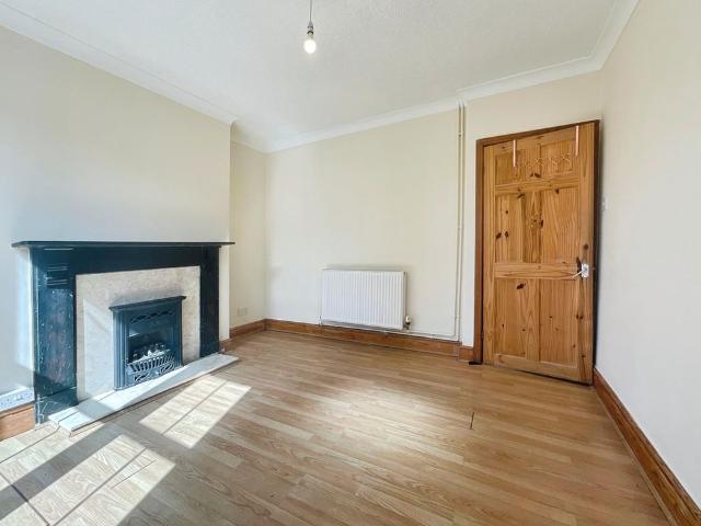2 bedroom Mid Terraced House to let