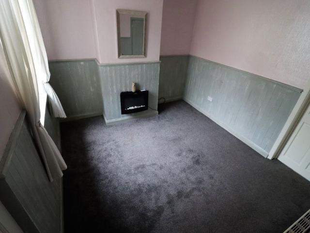 2 Bedroom Mid Terraced House To Rent