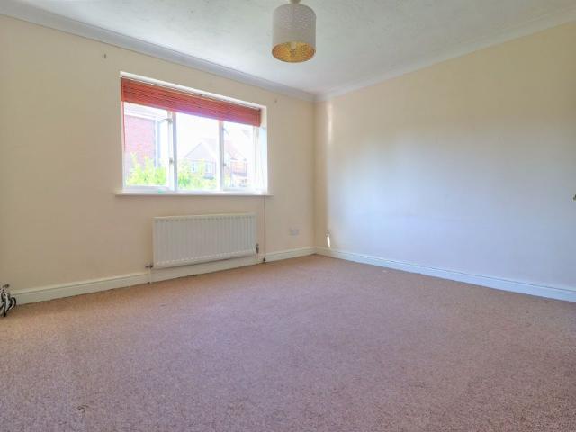 2 bedroom mid terraced house to rent