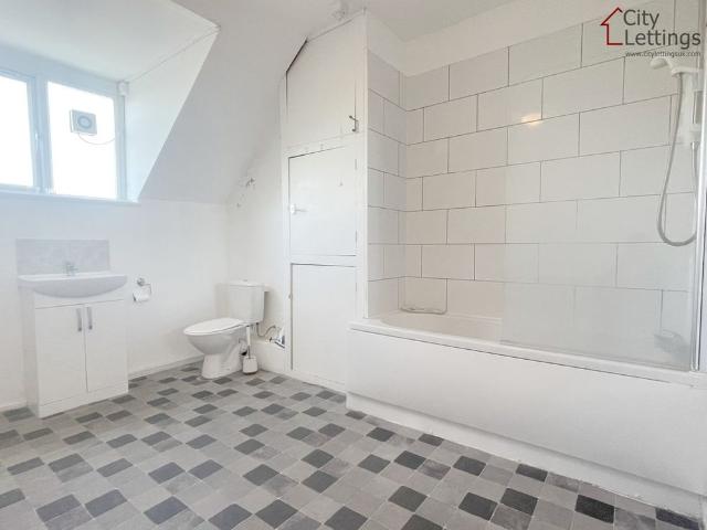 2 Bedroom Mid Terraced House