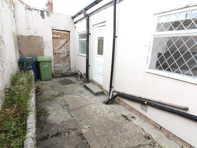 2 Bedroom Mid Terraced House