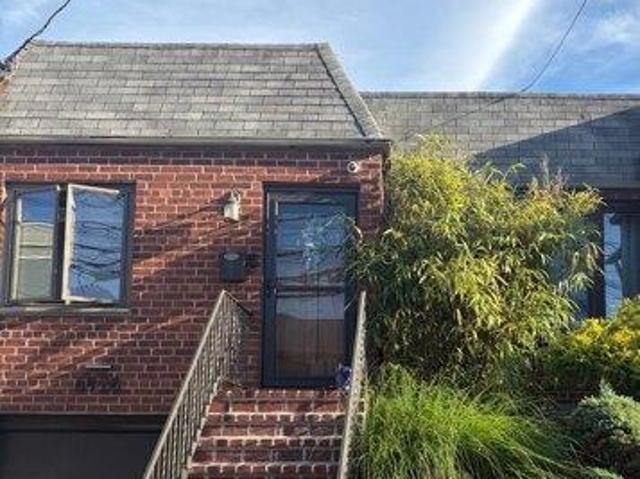 2 bedroom, Middle Village NY 11379 103626299