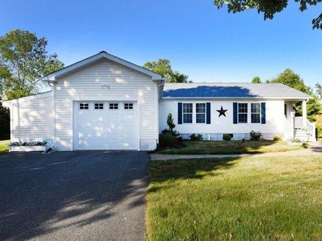 2 bedroom, Middleboro MA 02346 104041929