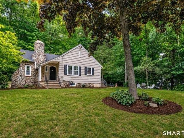 2 bedroom, Middlebury CT 06762 LS102724117