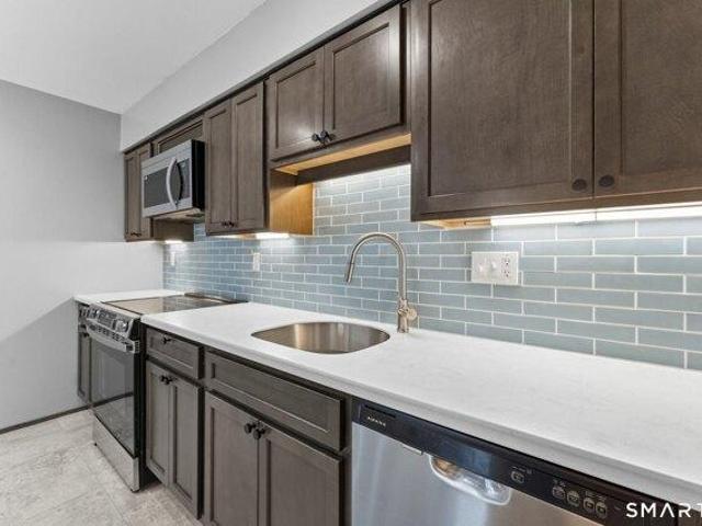 2 bedroom, Middletown CT 06457 104809538